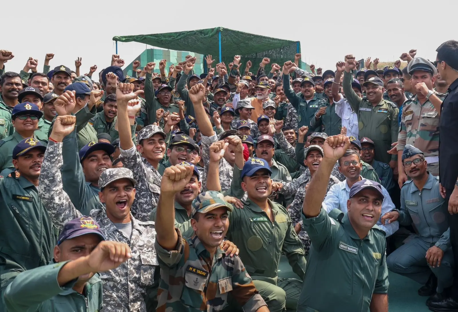 These pictures of Indian PM Narendra Modi's Adampur Air Base visit have ...