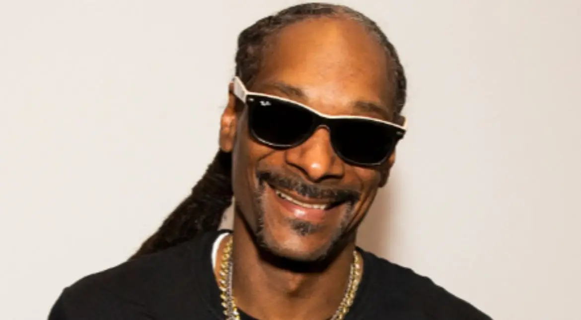 Snoop Dogg says 'still 100% Black' over hate for appearing at Trump ...