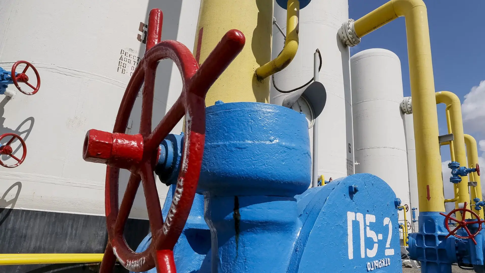 Explainer: Russia, Ukraine end five decades of gas transit to Europe