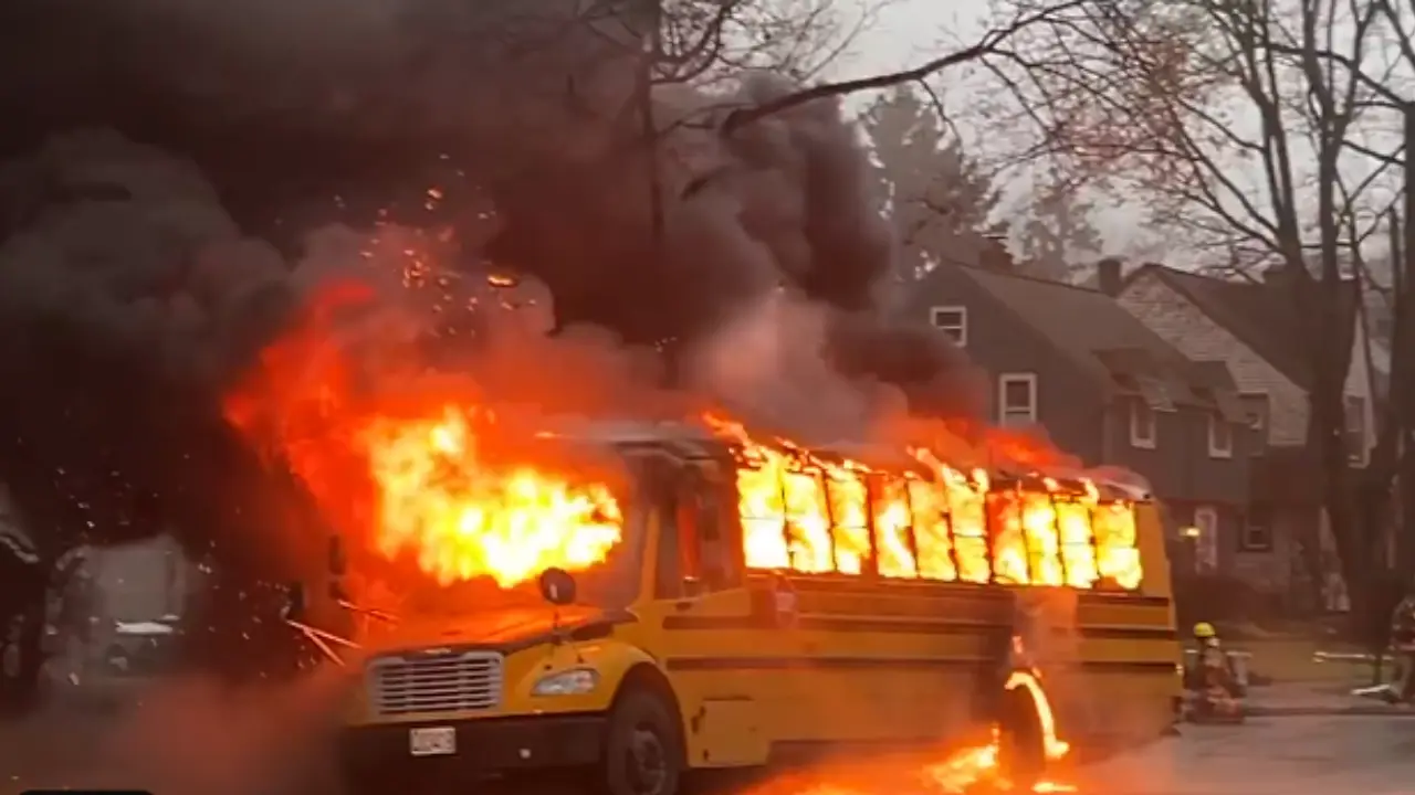 Fire breaks out on school bus in Ohio, driver saves kids within seconds - VIDEO