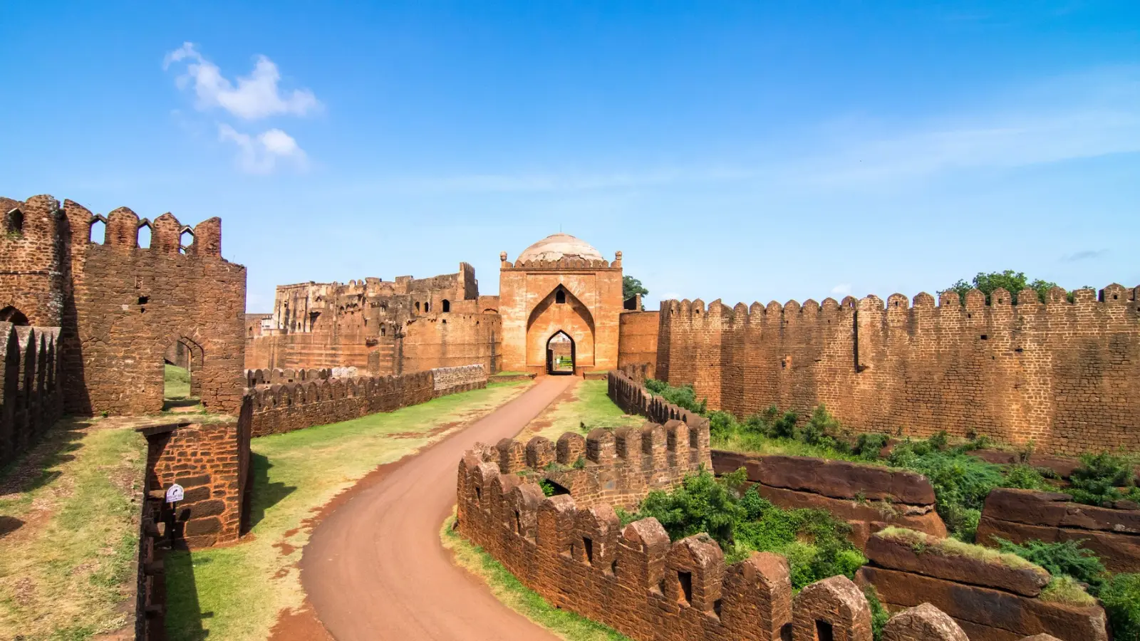 Hidden Gems: 6 Breathtaking Forts in India Rivaling Amer Forts Scenic ...