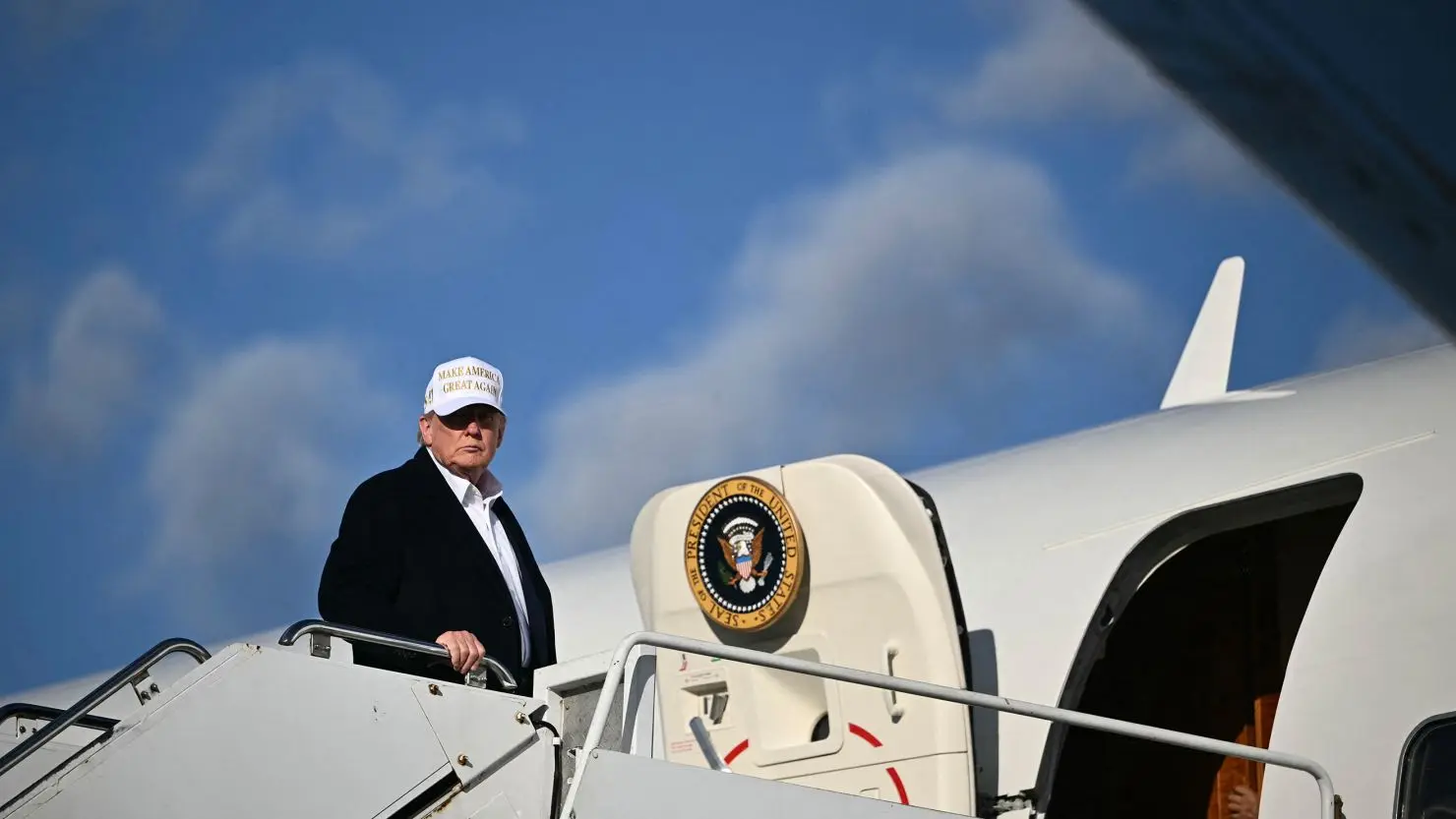 US officially accepts $400 mn Qatari jet for Trump