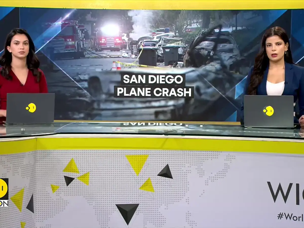 San Diego plane crash: Private plane crashes into San Diego homes ...