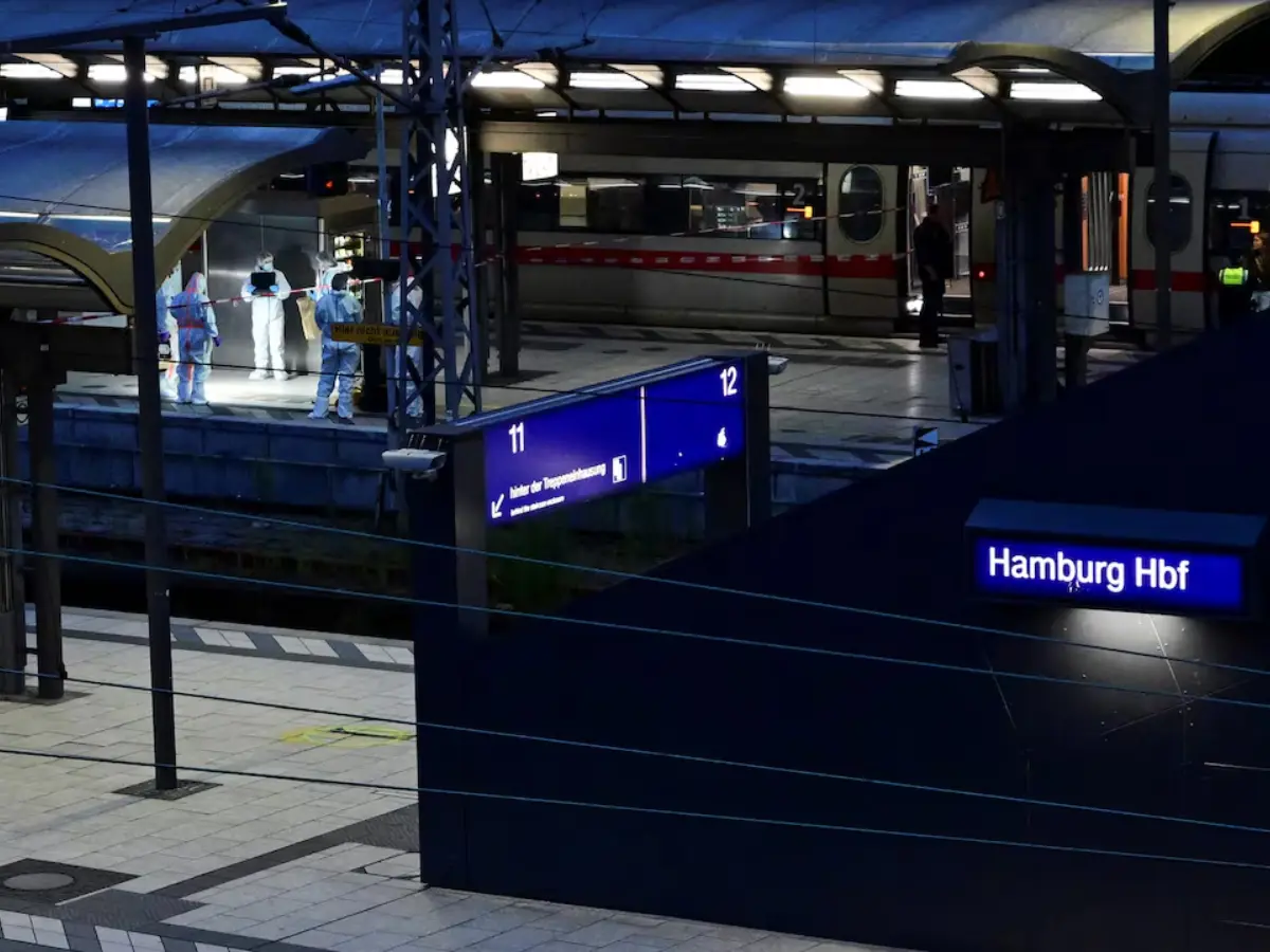 Hamburg knife attack: 17 hurt, 4 critical as woman goes on stabbing ...