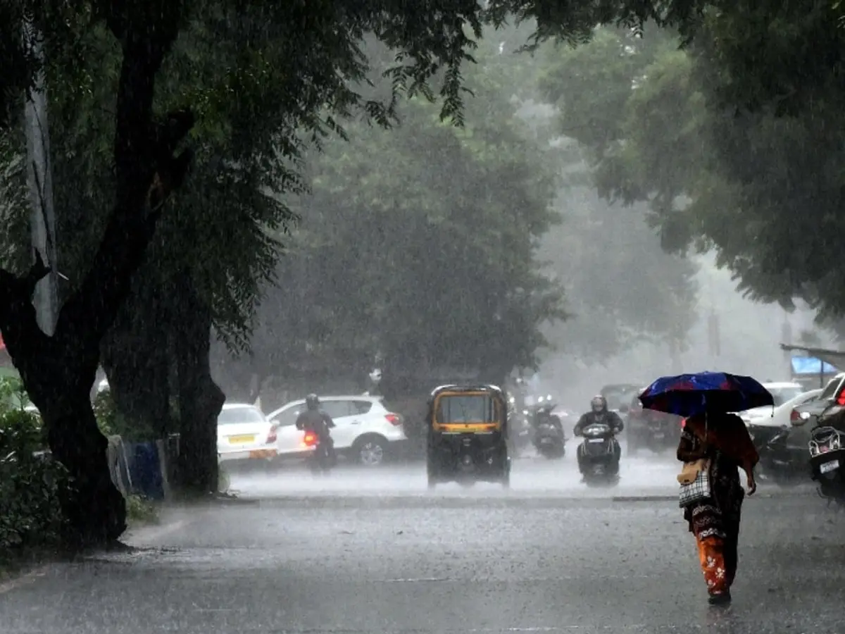 Monsoon arrives 35 days early in Maharashtra– earliest onset since 1990 ...