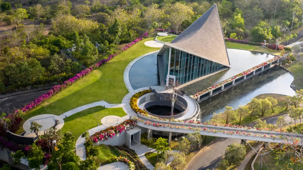 7 most beautiful Museums in the world, including Grand Palais, Saka Museum, and Audeum