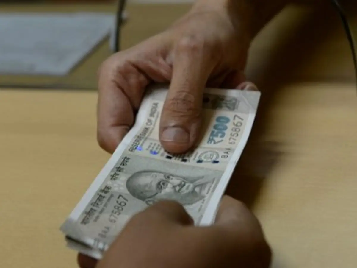 Rs 500 notes to be discontinued? PIB debunks false claims