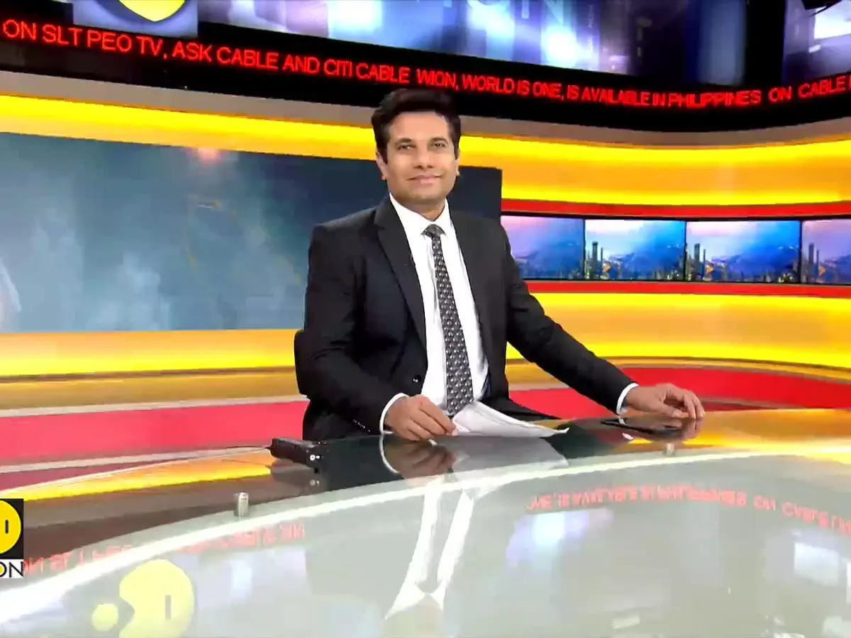 Netherlands: Dutch artist builds beach beasts, creations mimic natural ...