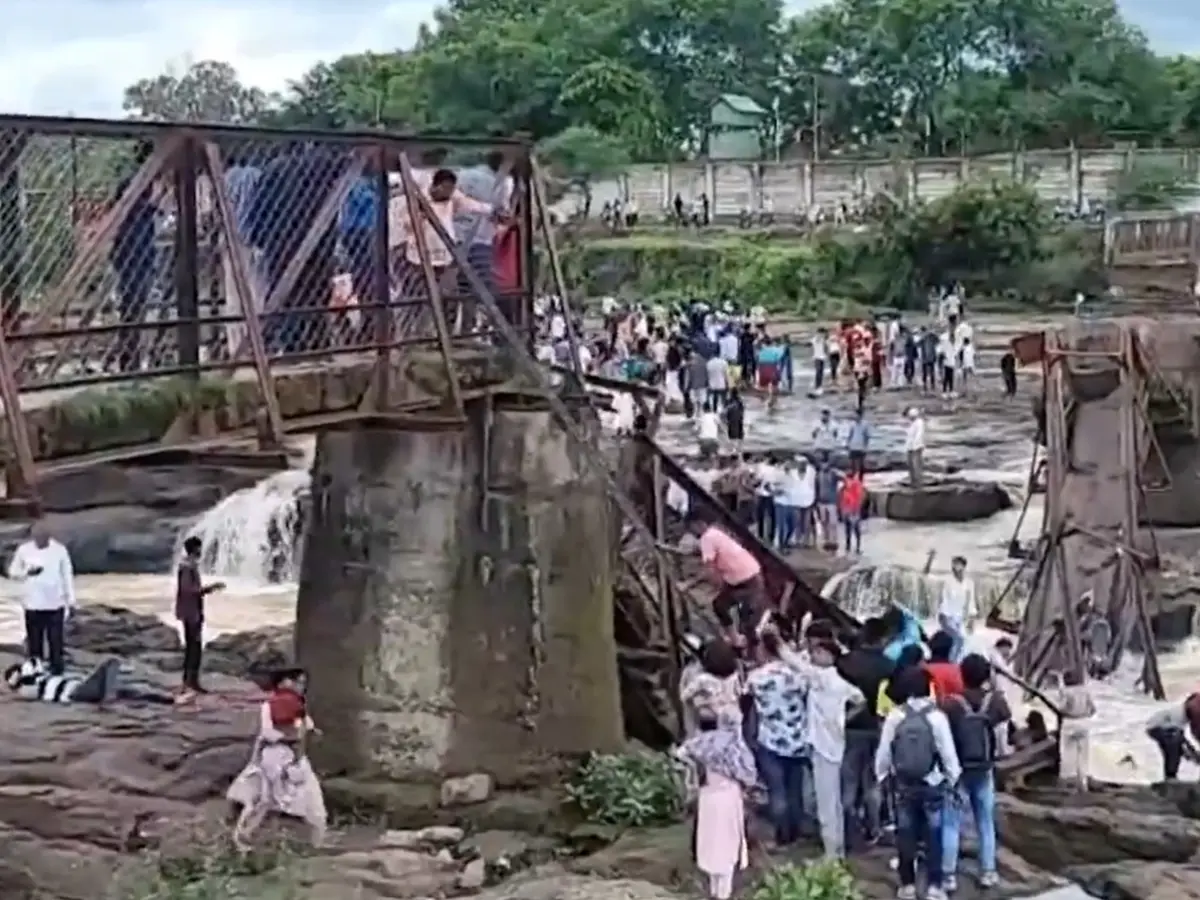Several feared dead as bridge collapses near Pune