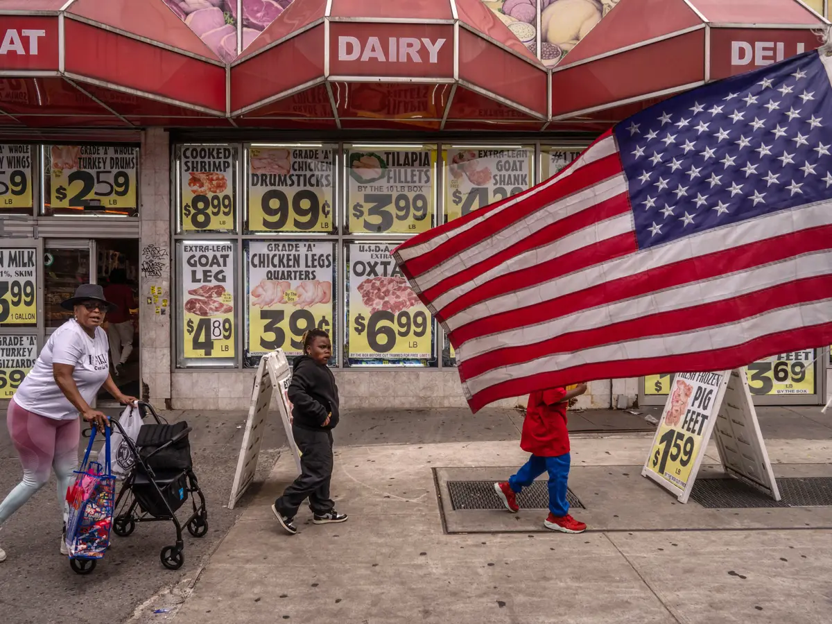 US retail sales decline in May; is an economic slowdown in sight?