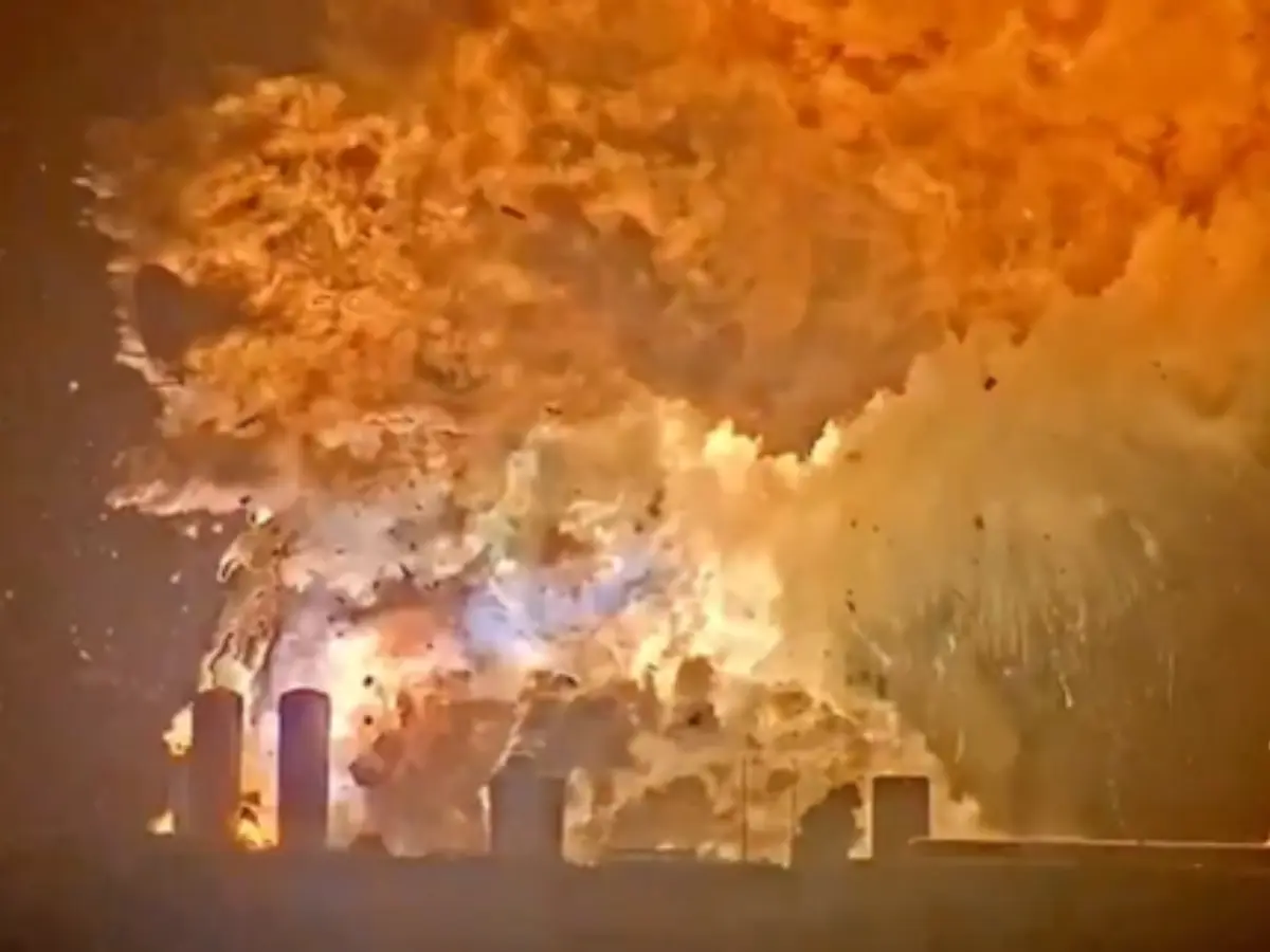 SpaceX Starship explodes into massive fireball in Texas, black smoke ...