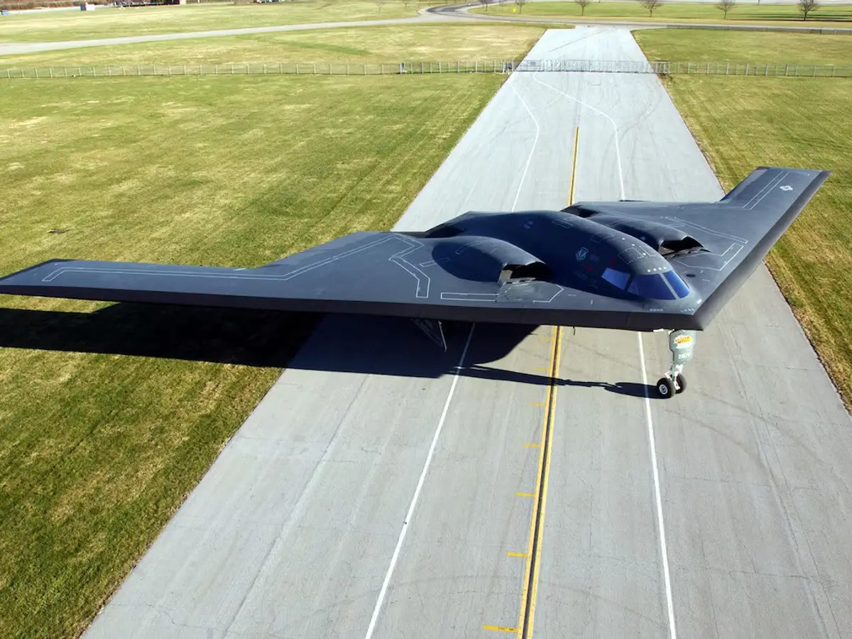 How a B-2 Bomber can fly nonstop for 44 hours without burning its engine?