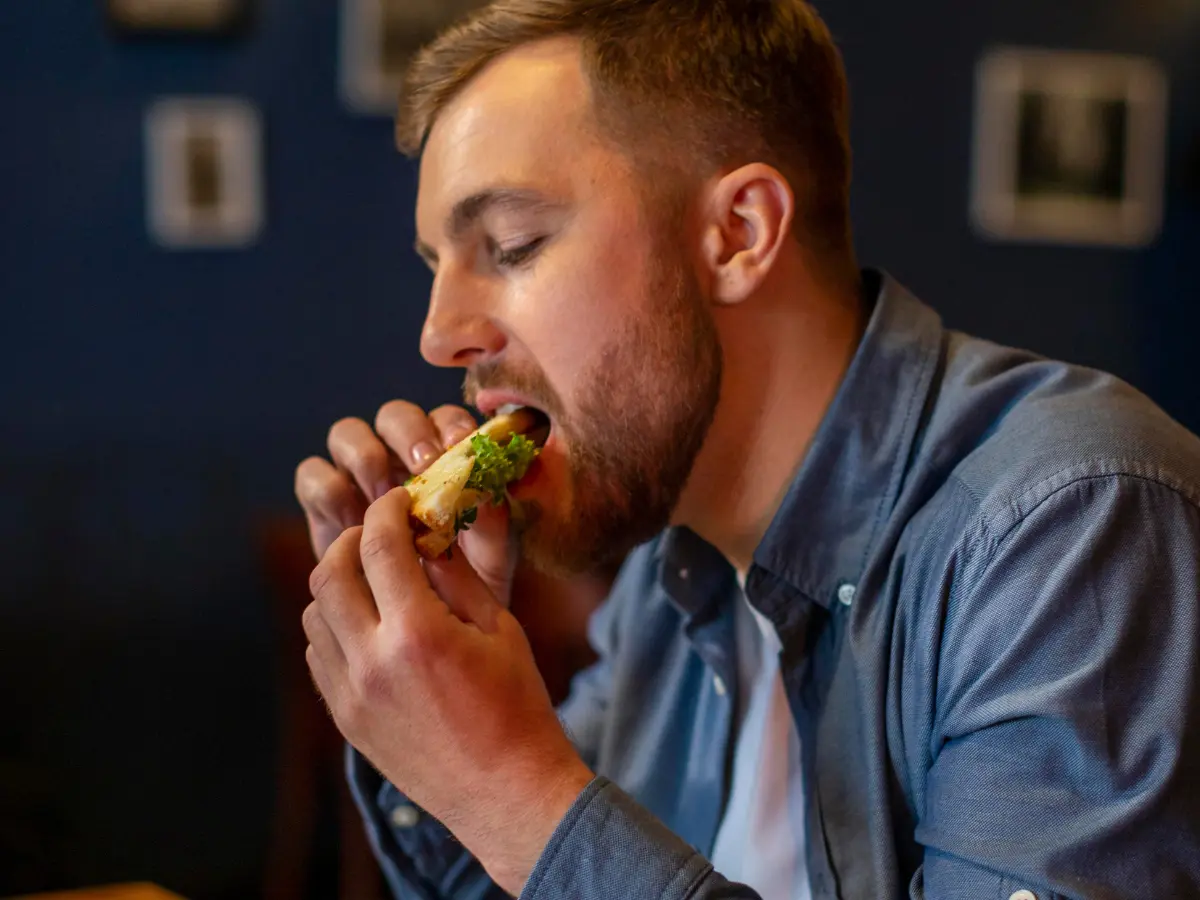 9 reasons why you must feel good about eating with your hands
