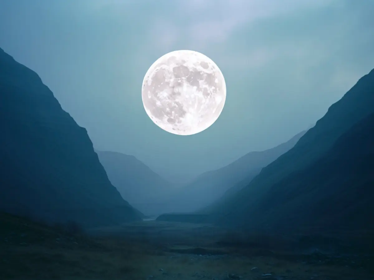 July Full Moon: An optical illusion will make the moon appear ...