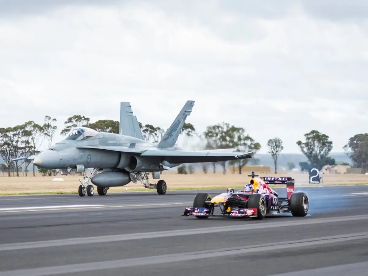 5 similarities between a fighter jet and a formula 1 car