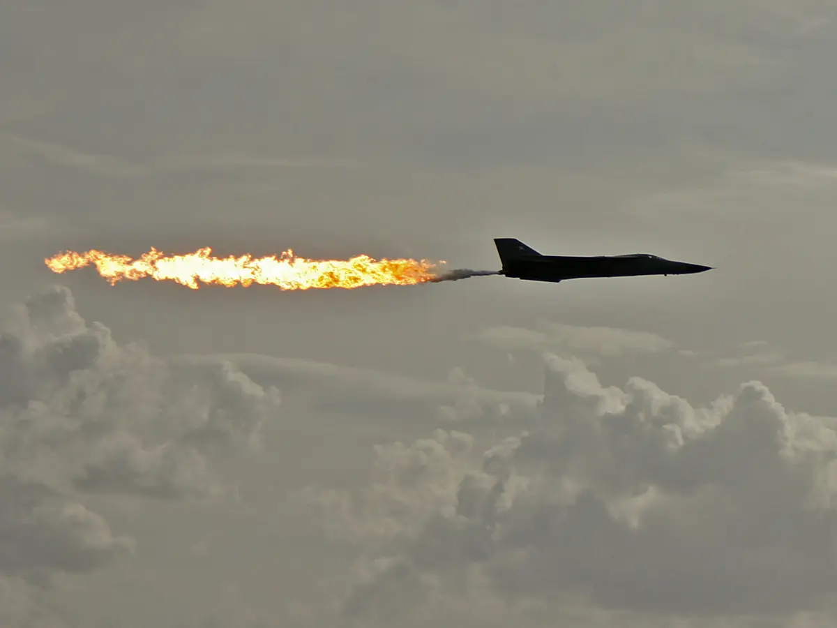 This fuel makes a fighter jet fly! The science behind JP-8