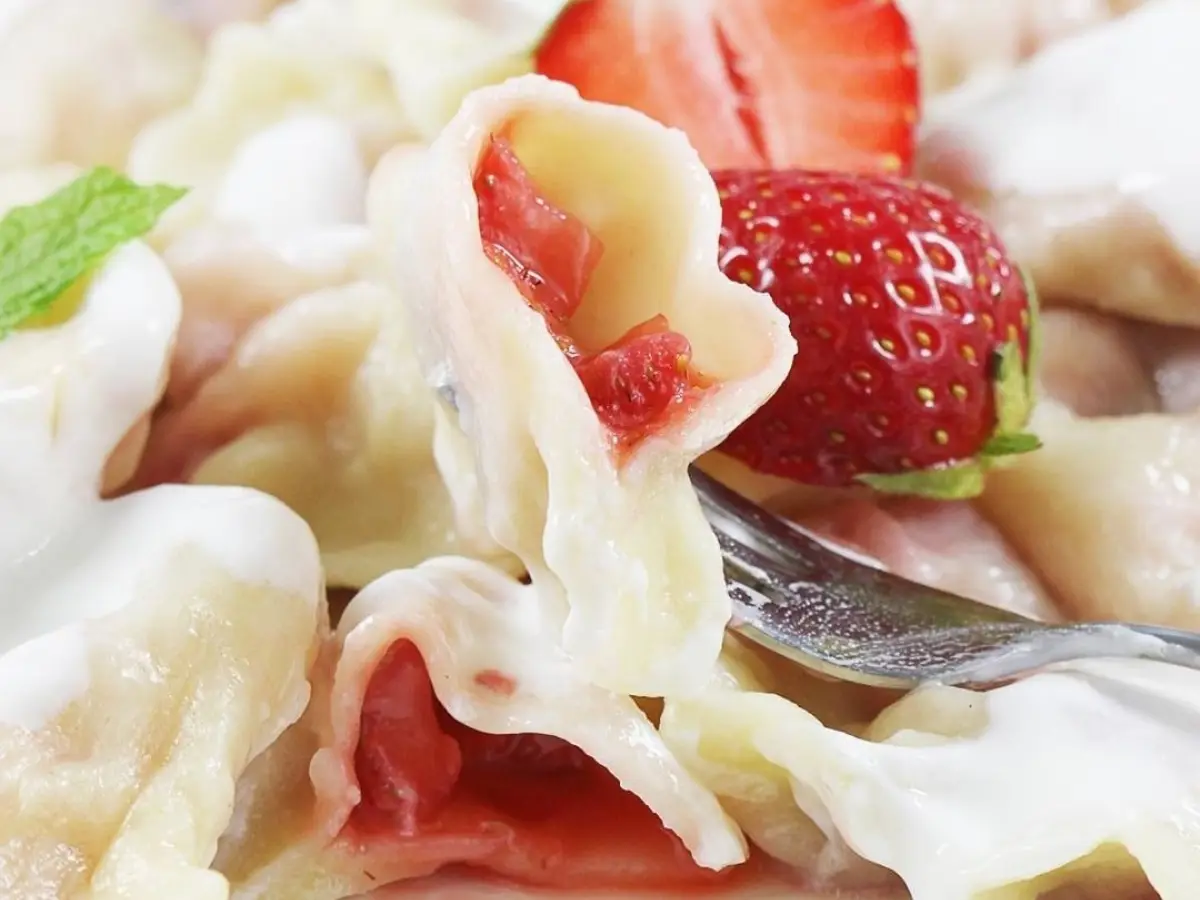 'Pasta with strawberries', Polish PM's post goes viral days after Iga ...