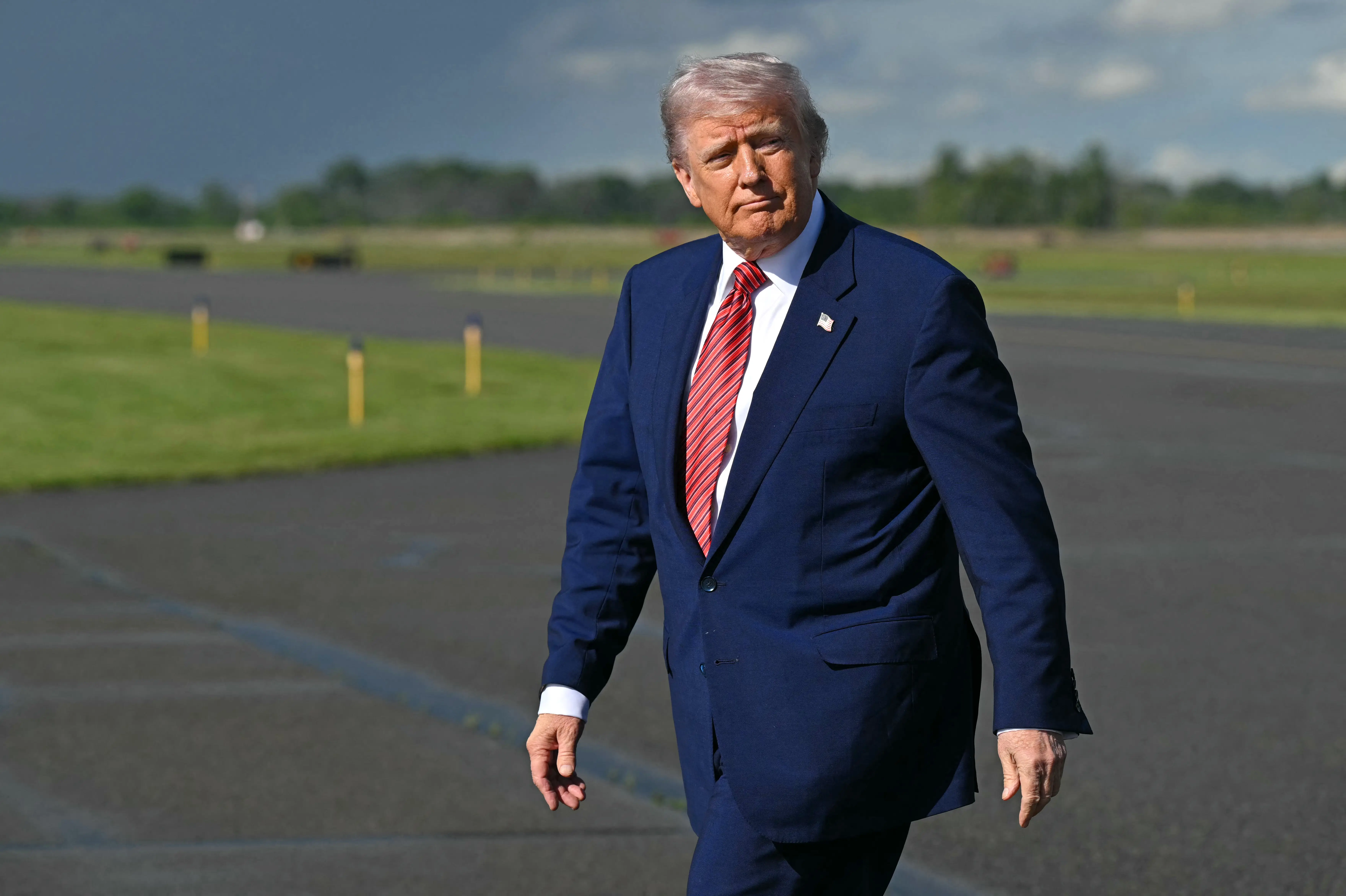 Trump review spares critical SpaceX contracts, says WSJ