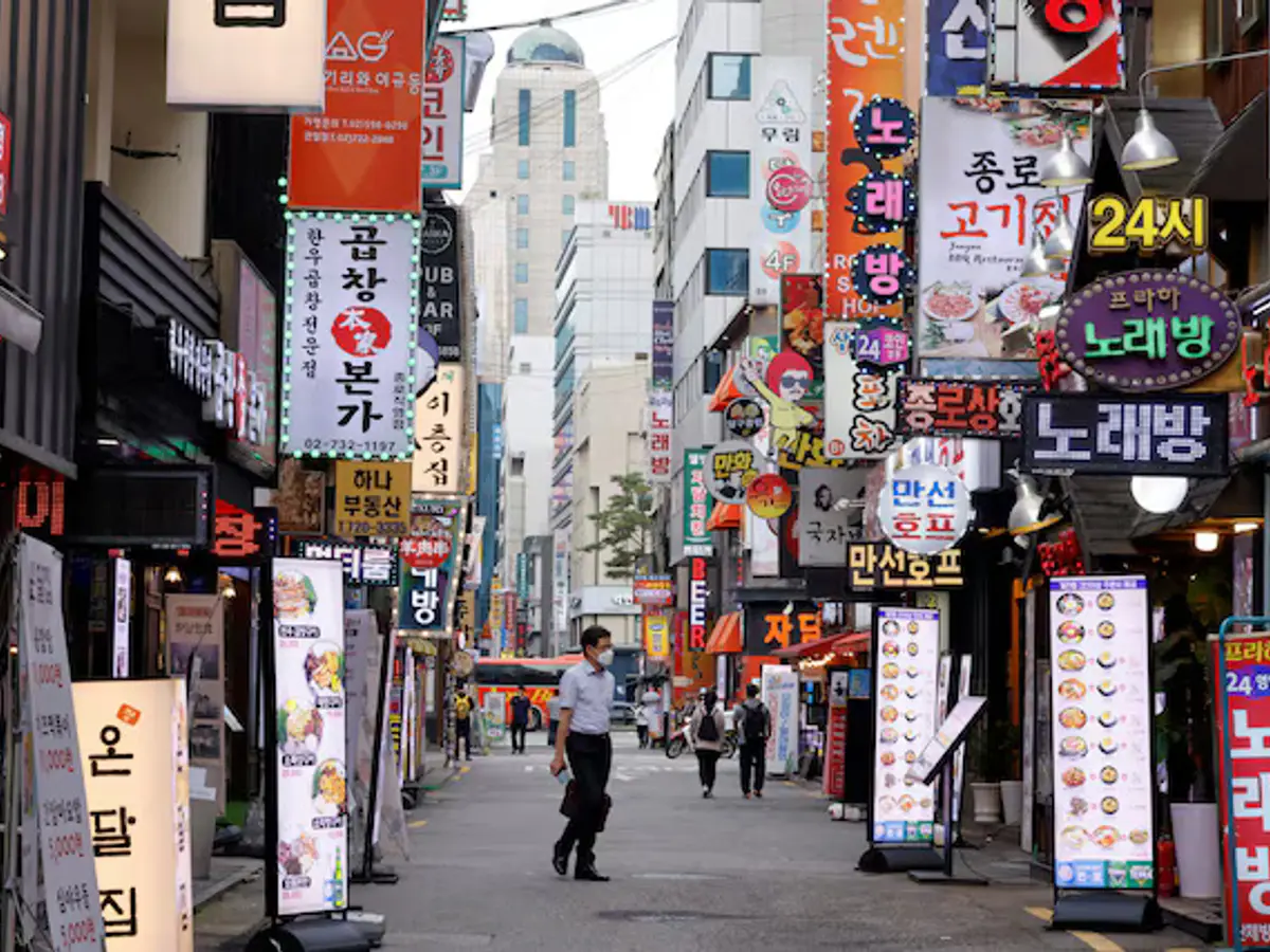 South Korea’s economy rebounds with strong exports and consumer spending