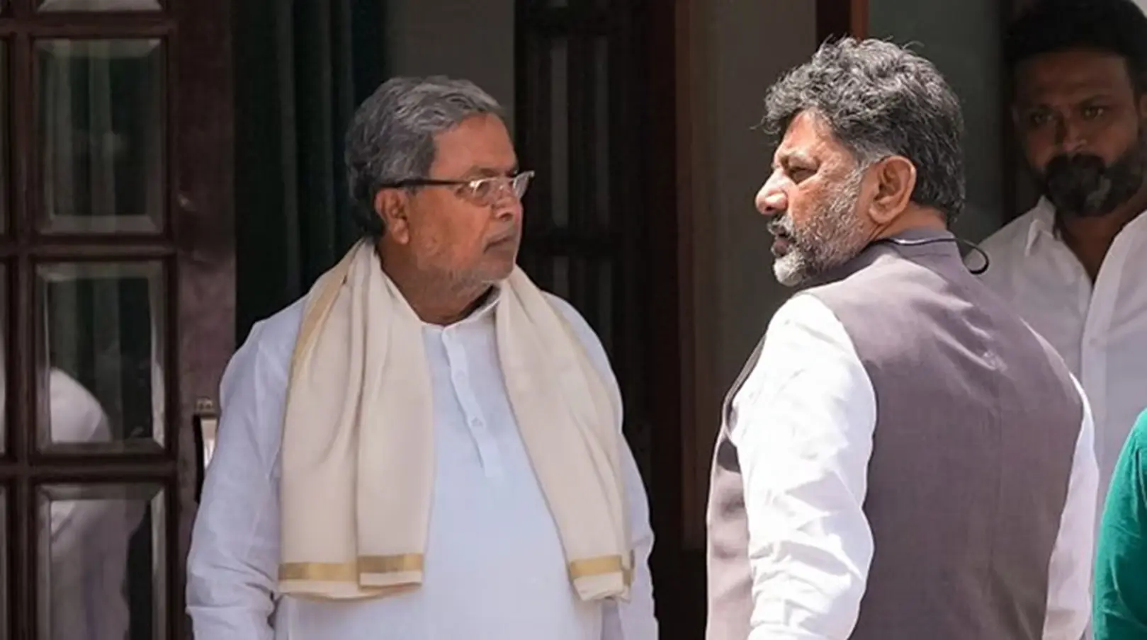 Shivakumar, Siddaramaiah feud sparks clash of aides at Karnataka Bhavan in Delhi: ‘Beaten with a ...