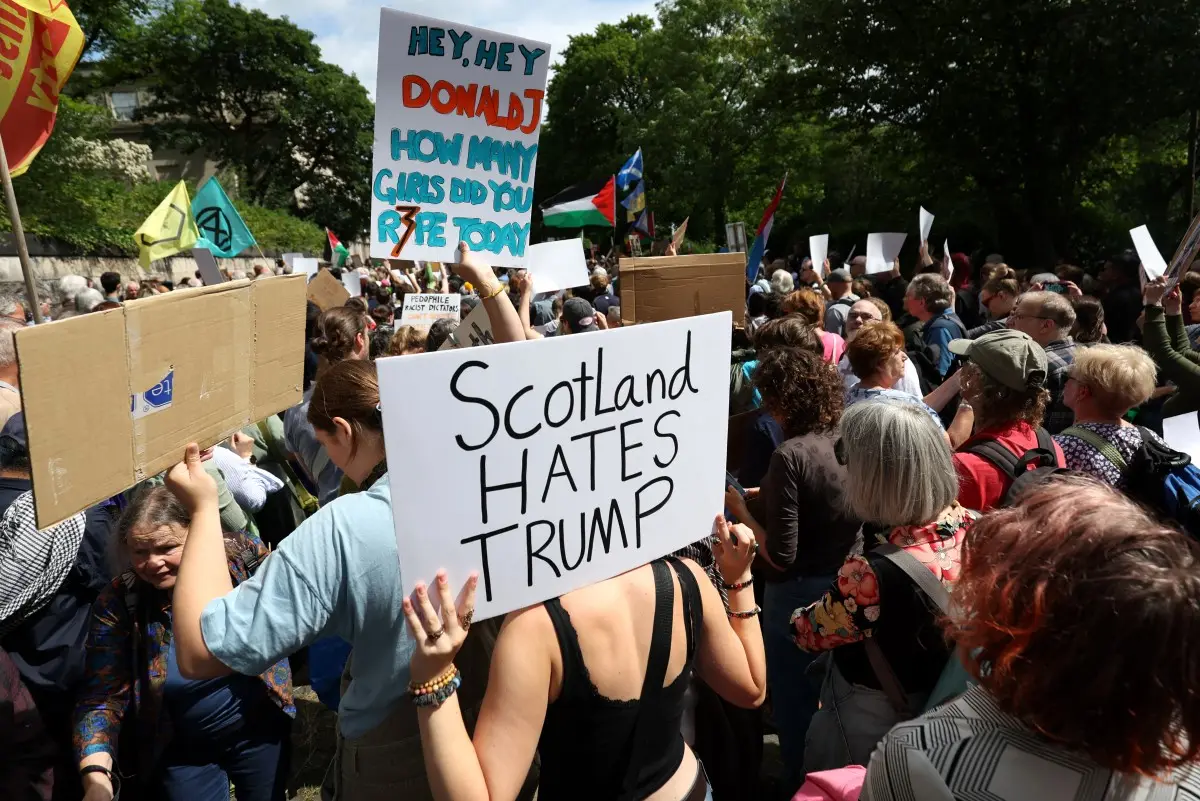 'Megalomaniac': Huge protest against Donald Trump over Scotland visit