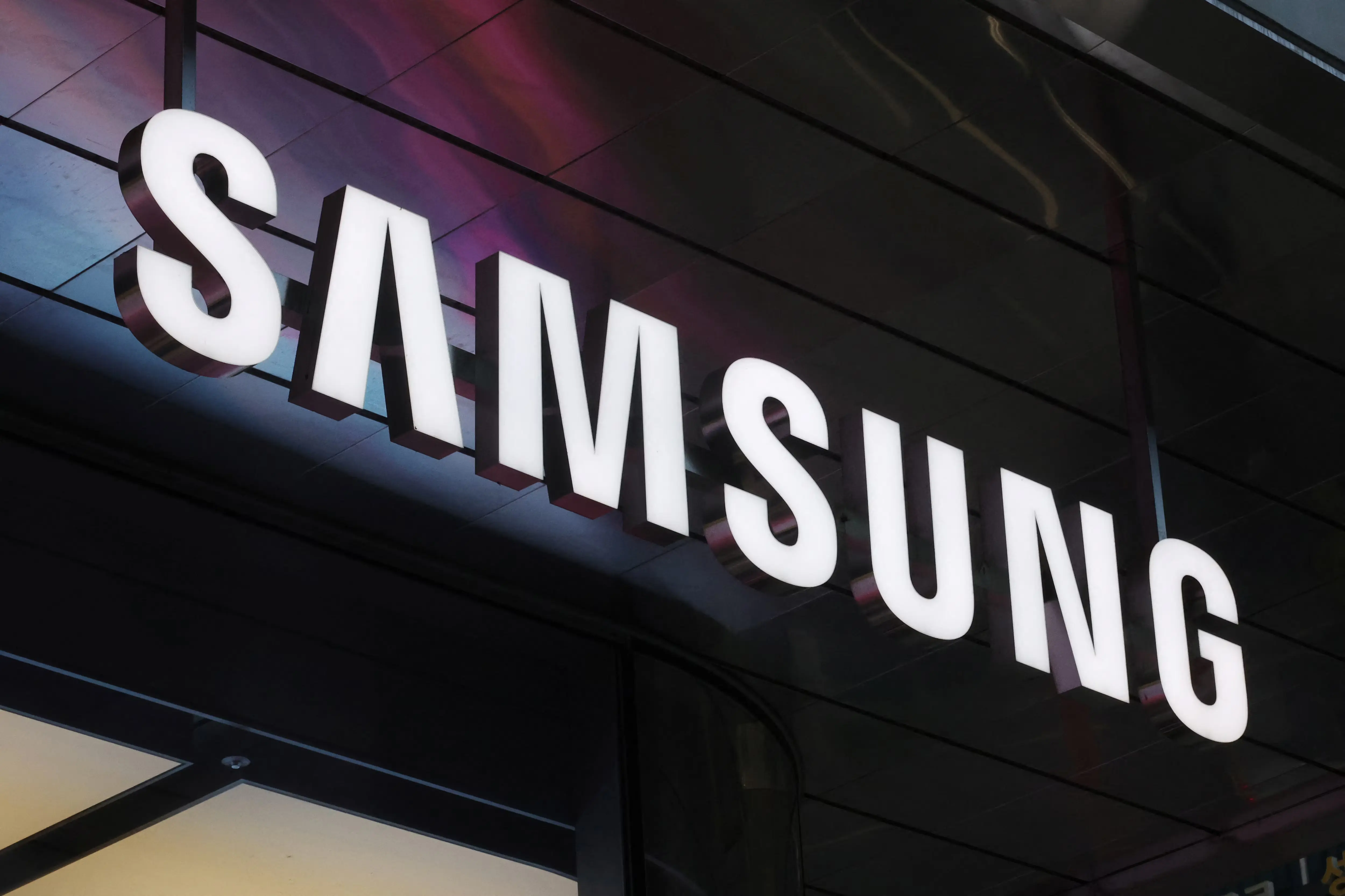Samsung to supply Tesla chips in $16.5 billion deal through 2033