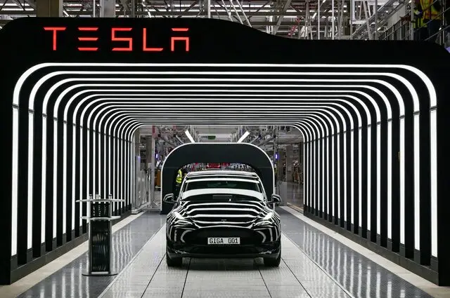 Tesla strikes $4.3 billion battery deal with LG Energy Solution to cut ...