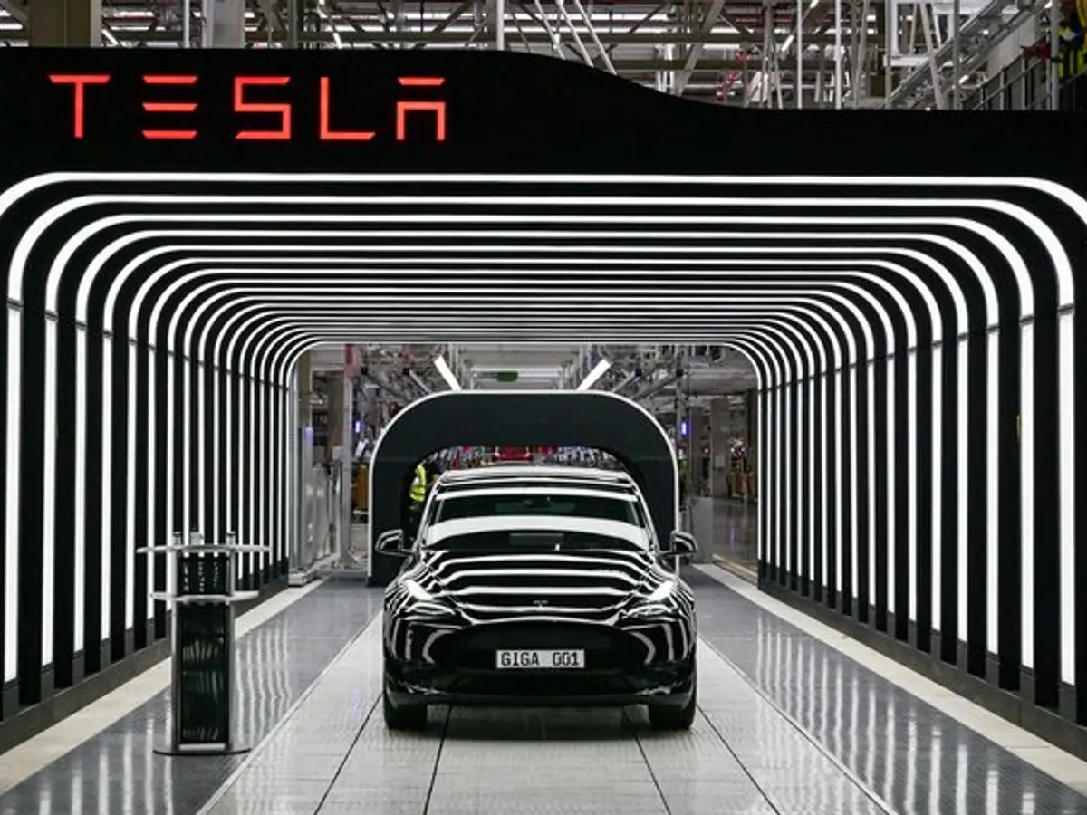 Tesla strikes $4.3 billion battery deal with LG Energy Solution to cut ...