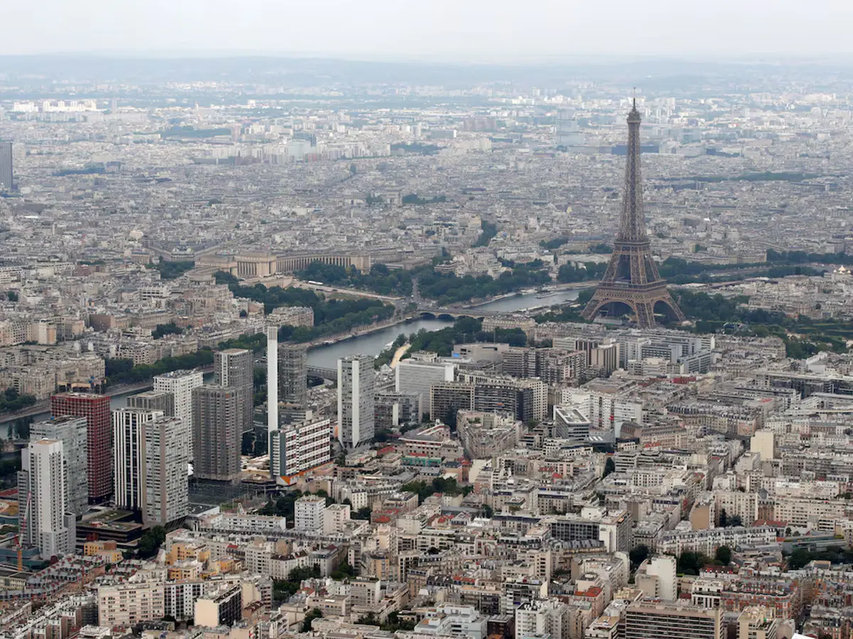 France's economic growth beats forecasts despite trade, political headwinds