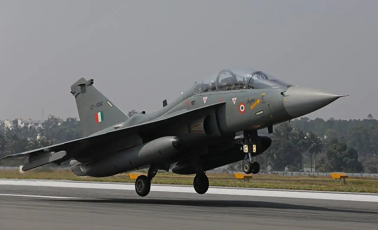 This fighter jet is nearly invisible to enemy radar: Tejas Mk2 can ...