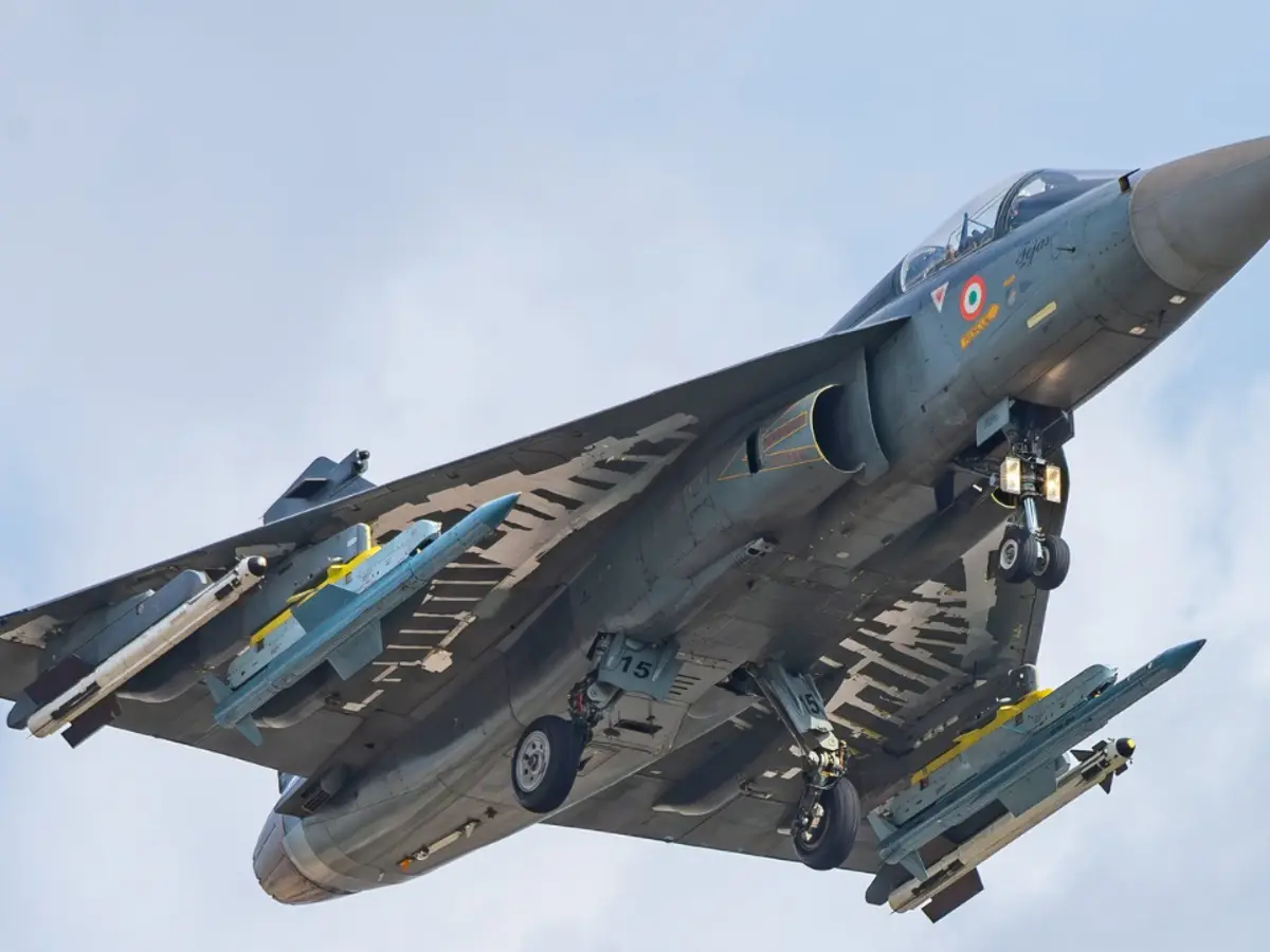 How Tejas Mk2 fighter jet outsmarts enemy missiles with integrated EW ...