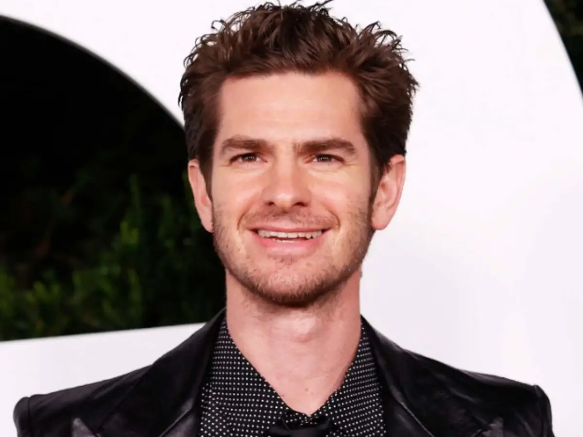 Andrew Garfield's latest appearance on the sets of upcoming project ...