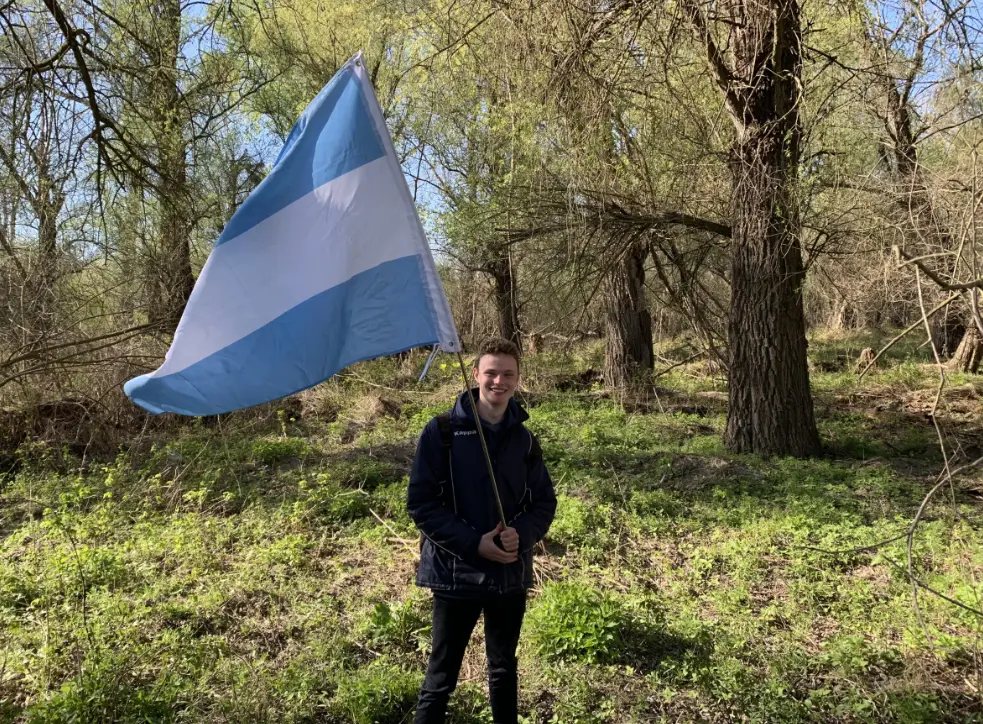 Australian man forms new country with nearly 400 citizens on unclaimed ...