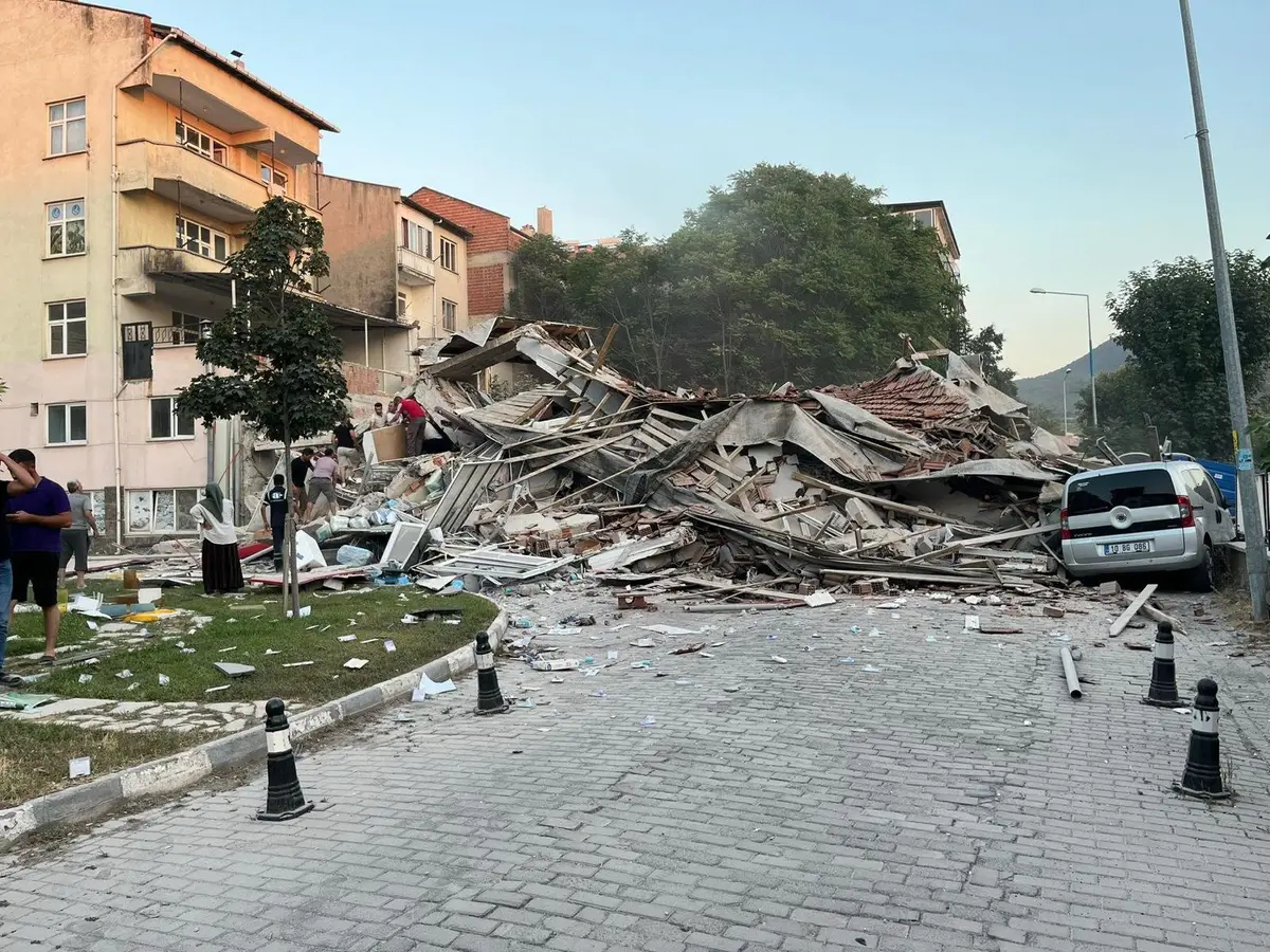 Powerful 6.1-magnitude earthquake hits western Turkey; buildings ...