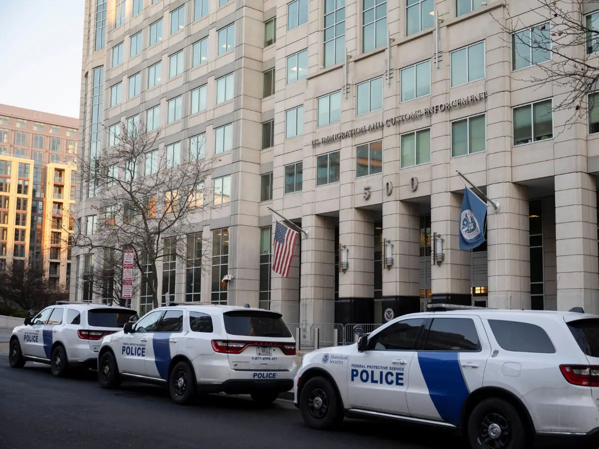 Suspicious envelopes with white powder found at ICE office - Here's ...