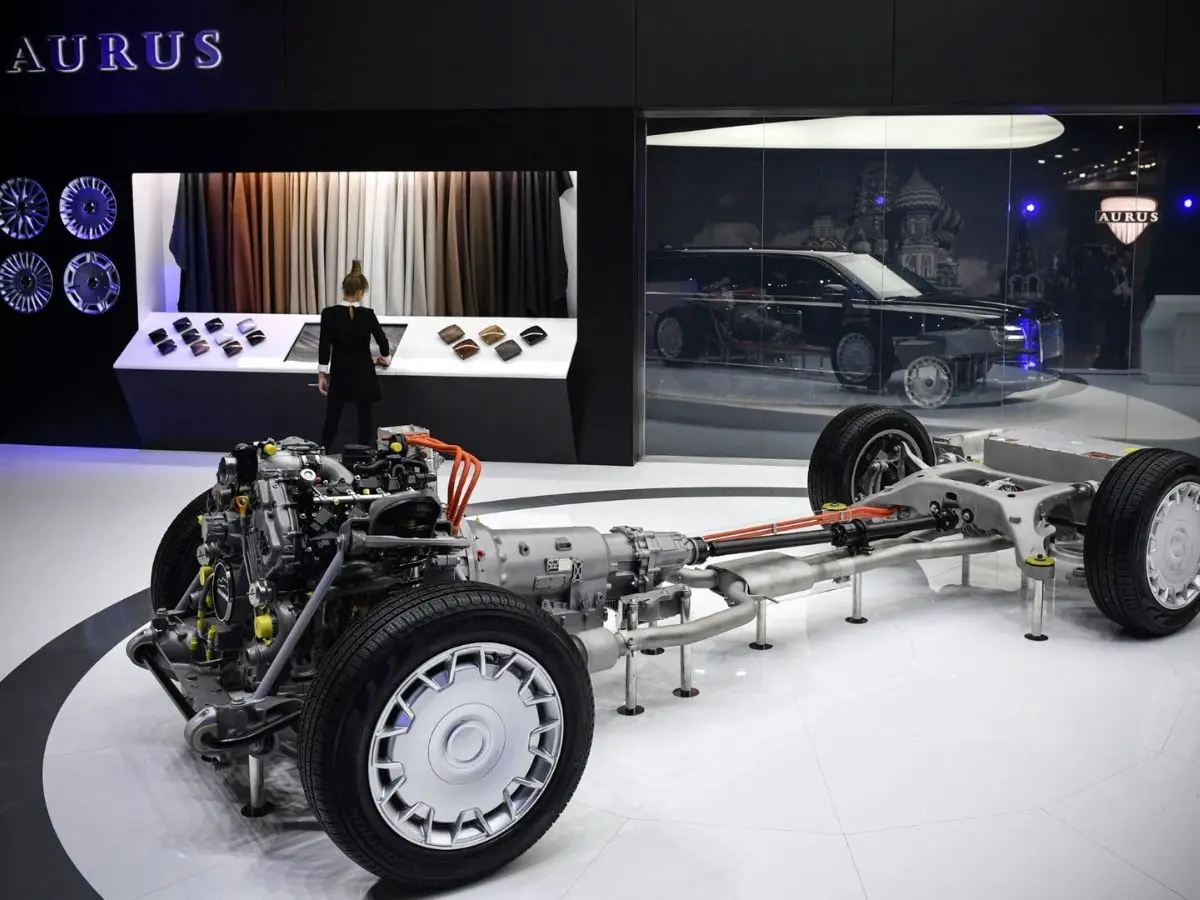 The Beast vs Aurus Senat: Which world leader rides the strongest vehicle?