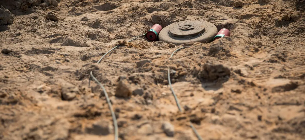 7 terrifying weapon that are so lethal they are now BANNED from modern ...