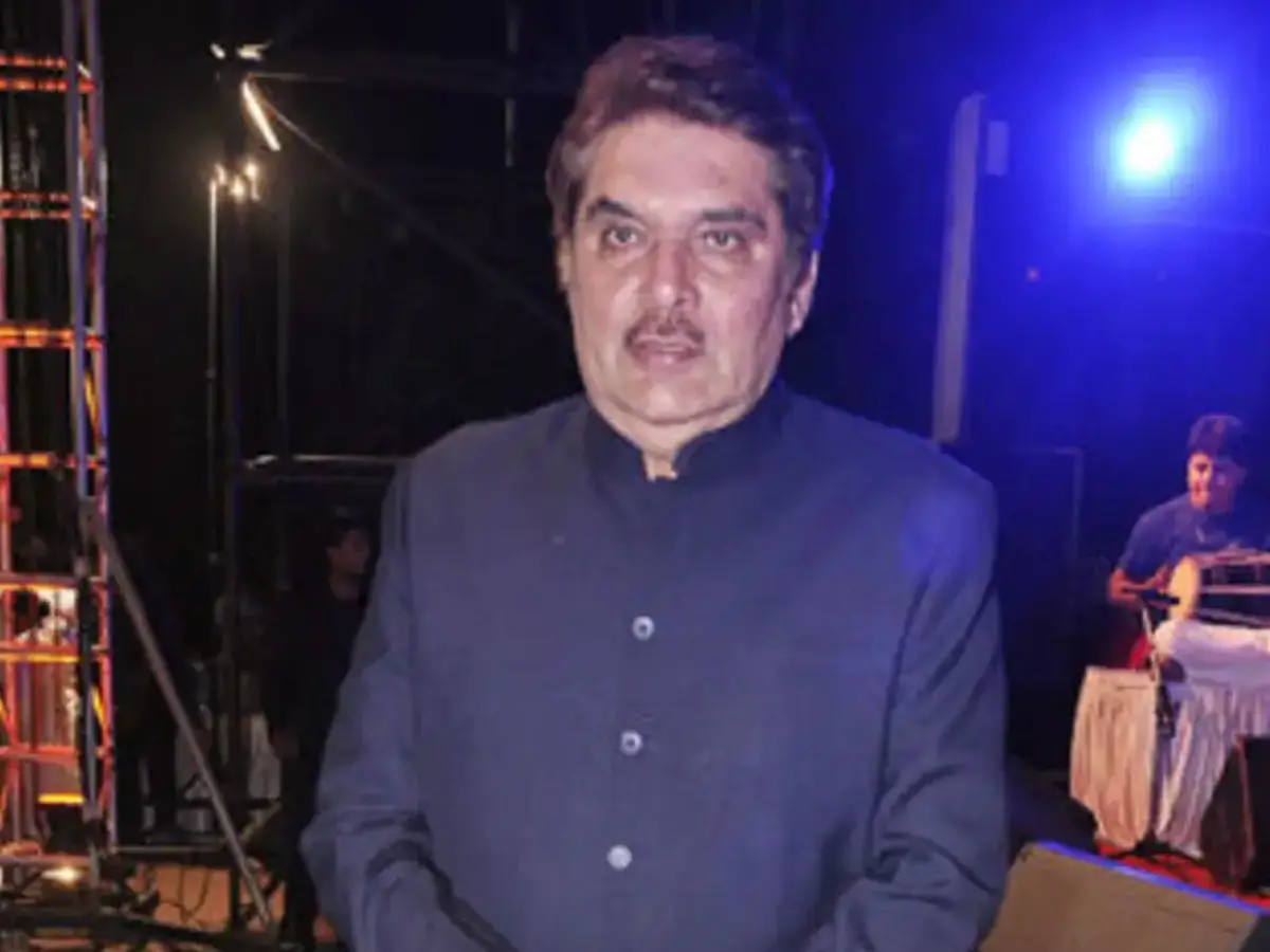 Veteran actor Raza Murad expresses anger over death rumours, files ...