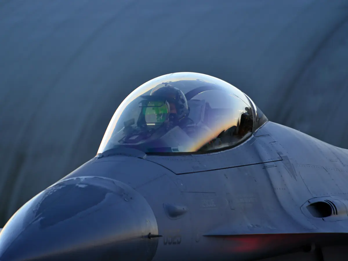 Why fighter jets don’t have windshield wipers?