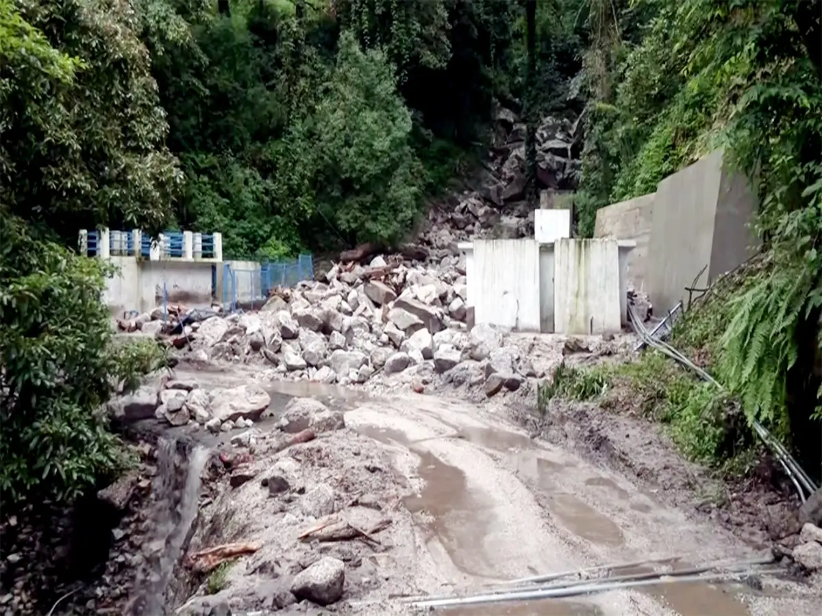 Himachal weather: 303 dead, 625 roads blocked; State announces 'best ...