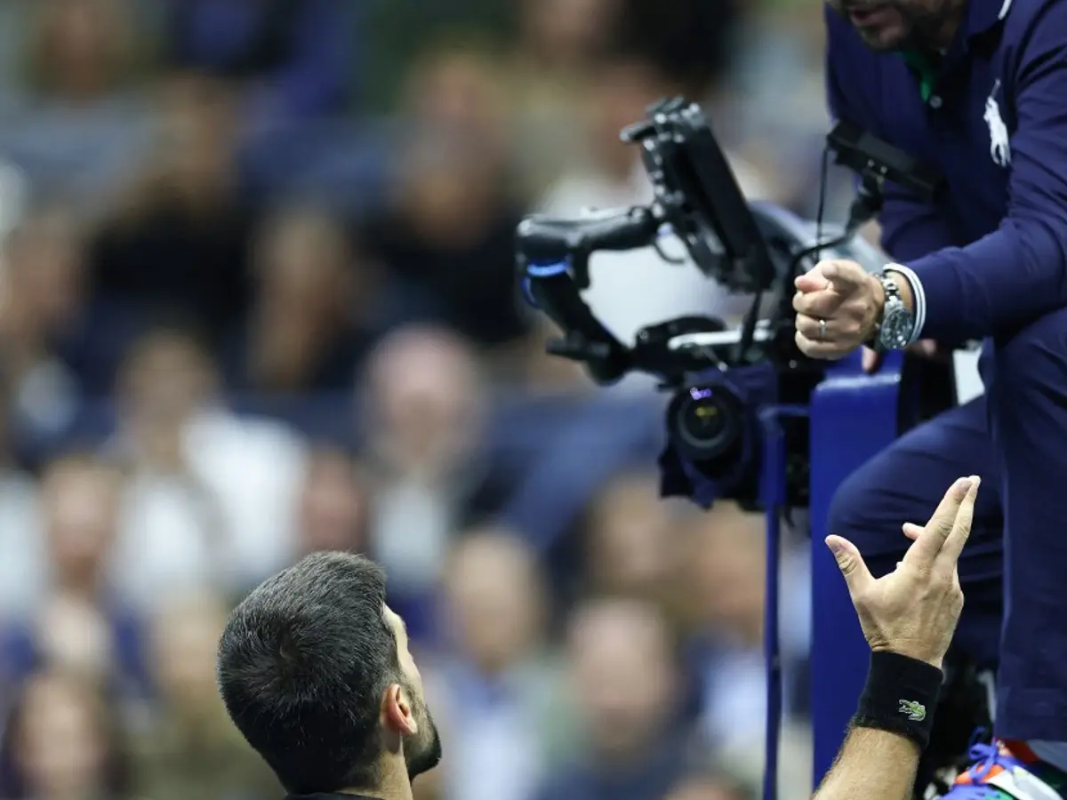 VIDEO: Djokovic gets angry at chair umpire after loud cheer for Fritz ...
