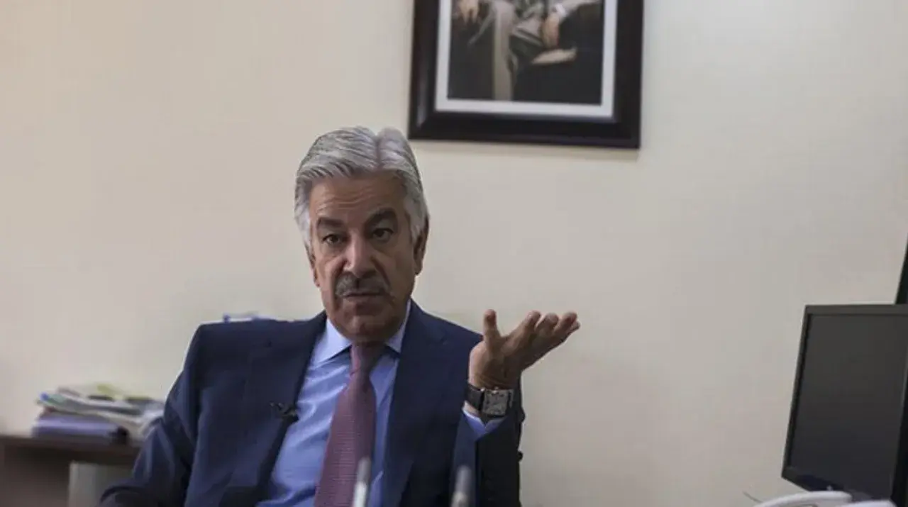 Pakistan Defence Minister Khawaja Asif blames floods on bureaucracy ...