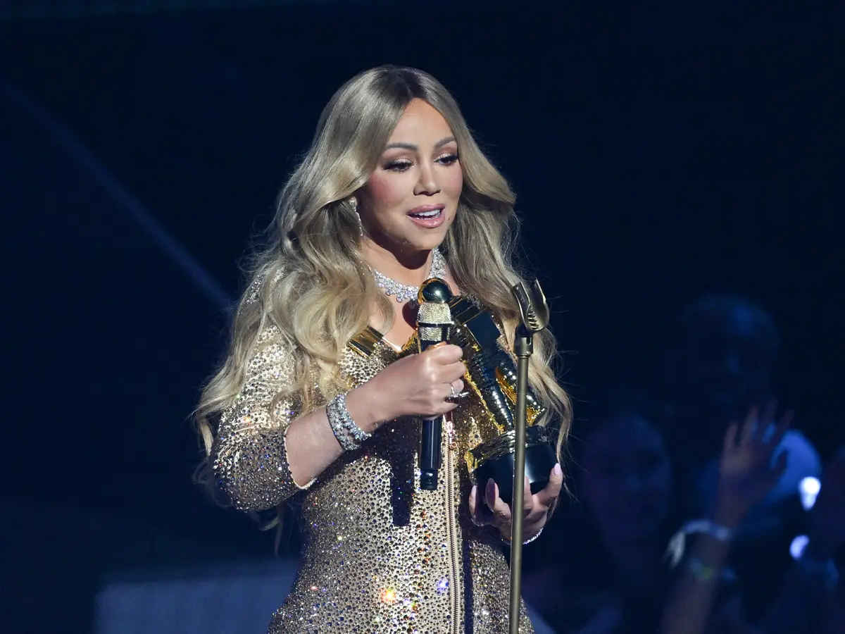 Mariah Carey wins her first MTV VMA in 35 years of career, calls out ...