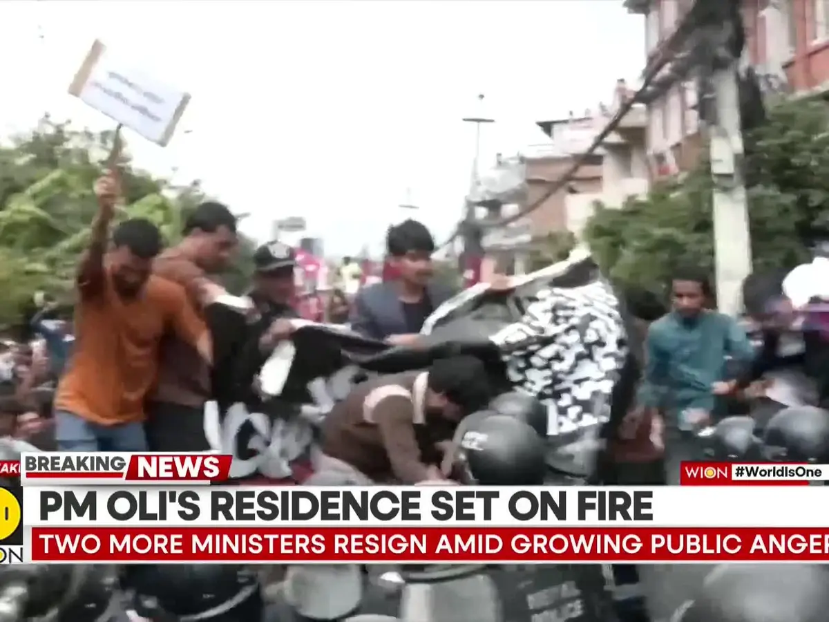 PM Oli's residence set on fire | Nepal protests intensify again