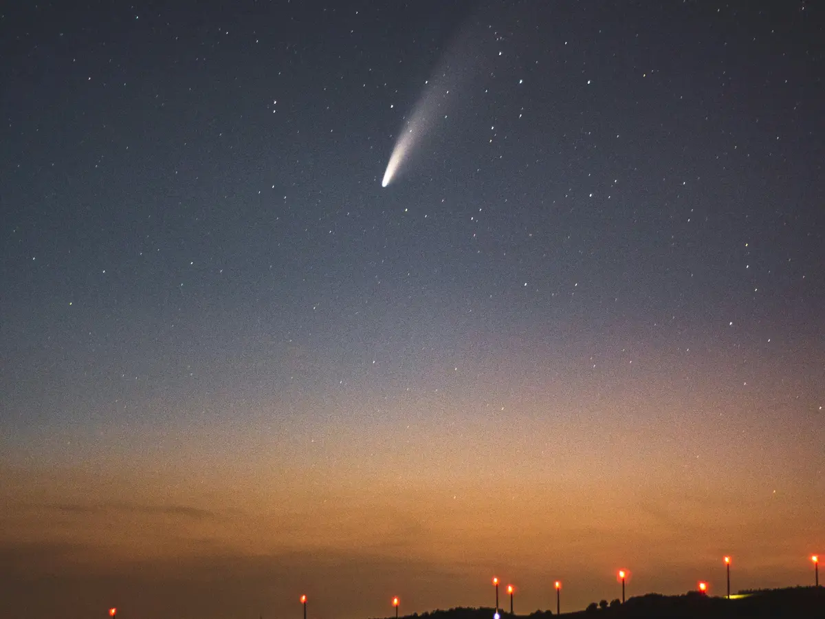 Photos: New comet C/2025 R2 (SWAN) that will next visit us in year ...