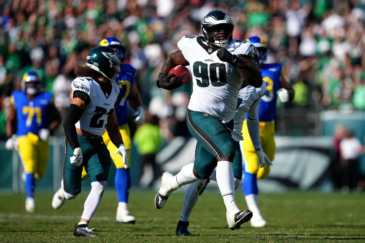 SNF, Week 3: WATCH | Eagles' Jordan Davis makes 'Play of the Night ...