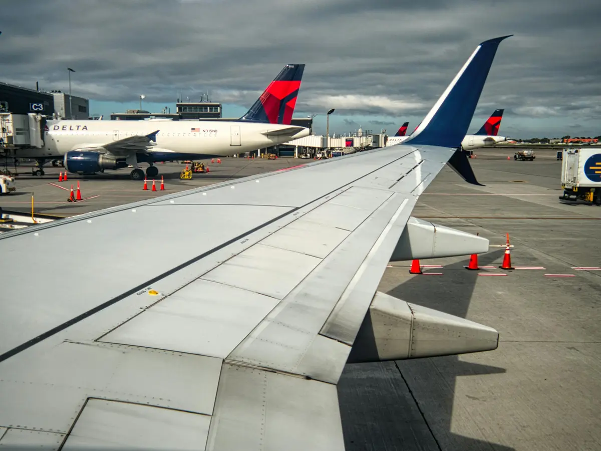 Two Delta planes collide at New York's LaGuardia airport, leaving one without a wing