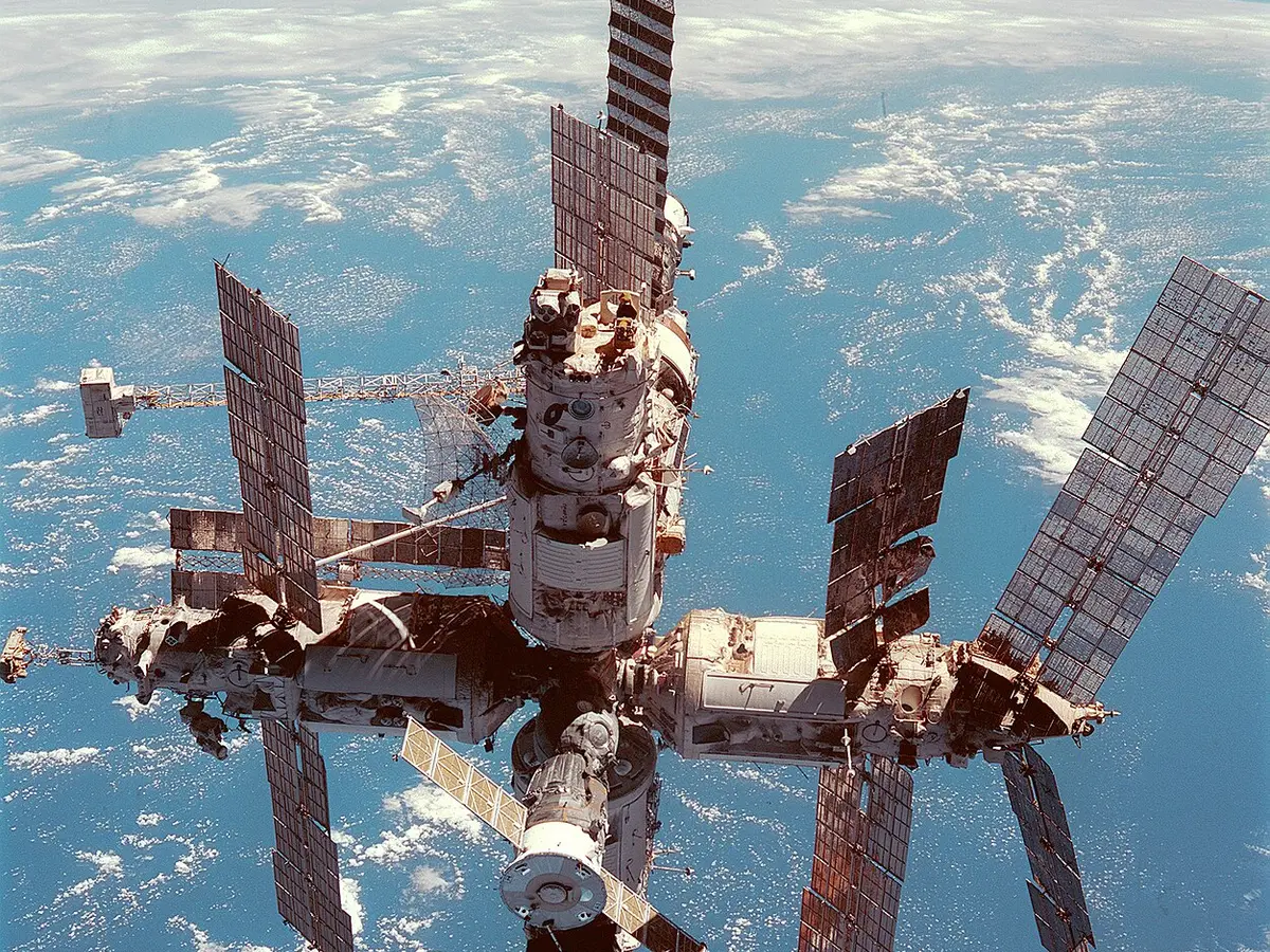 How many space stations orbit Earth today? 5 most famous stations that ...