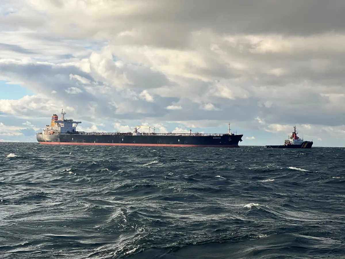 Russian oil tanker enroute to India reversed course, trade disruption ...