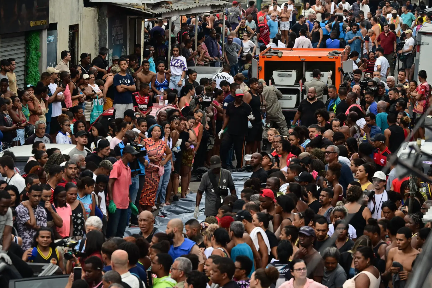 Rio police raids: Bodies line on street as death toll stands at 119 ...